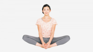 【ヨガポーズ解説】「がっせきのポーズ」で、気持ちも骨盤も整える - YogaFull